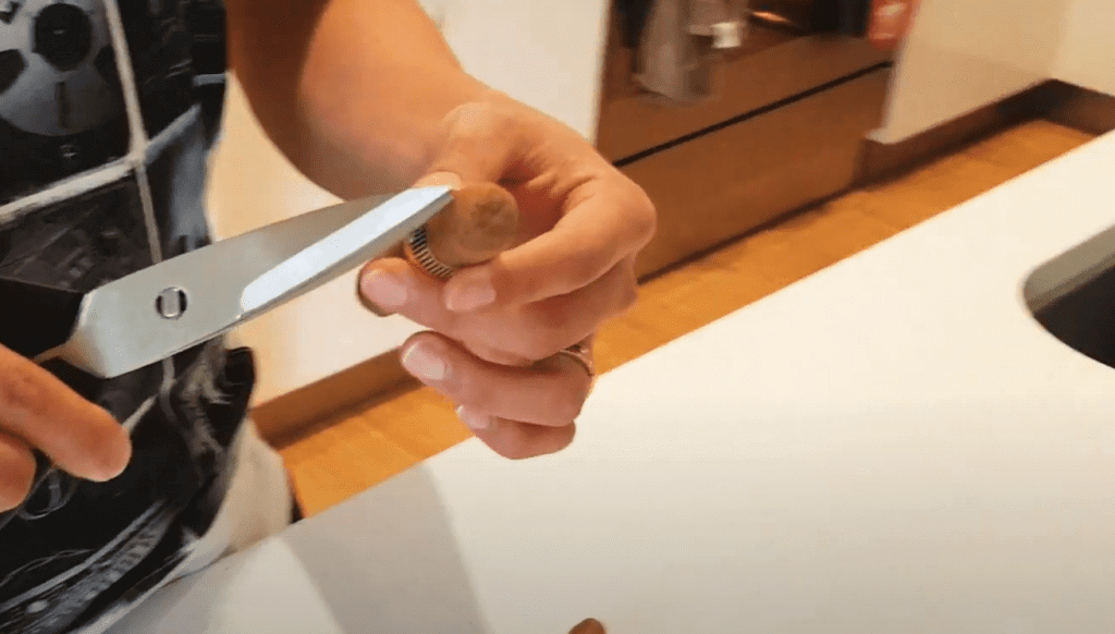 How To Cut A Cigar With Scissors SmokeProfy How To Cut A Cigar With Scissors SmokeProfy